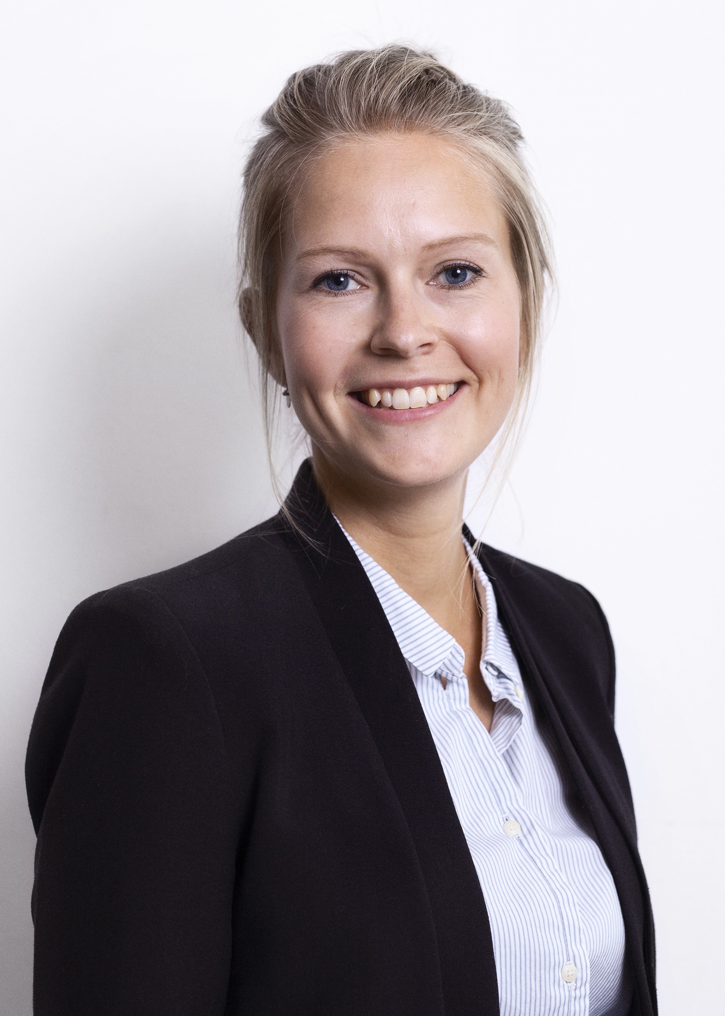 Ina Victoria Haller | Babel-Bridge Literary Agency